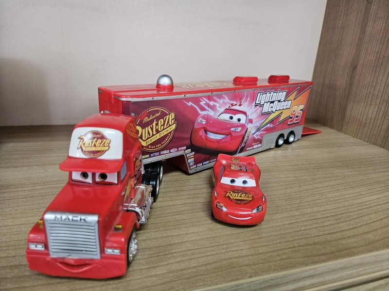 Cars - Automobili, kamion i Munja