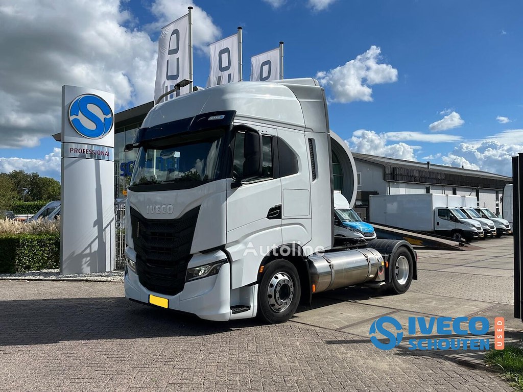 IVECO S-WAY AS440S46T/FP LT LNG tegljač