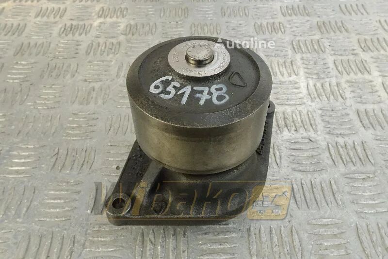 IVECO 504062854 kućište pumpe za vodu