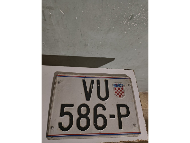 STARA AUTO TABLICA VUKOVAR