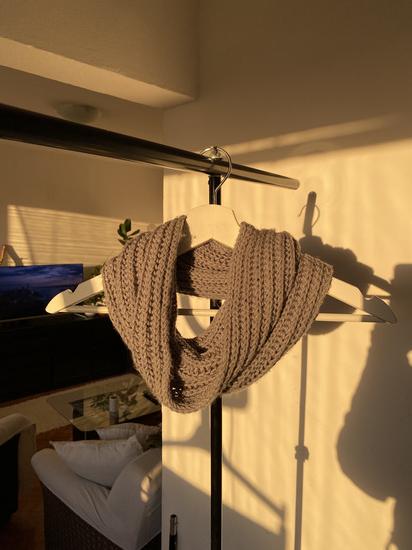 Mekani rebrasti šal u krug (Snood/Infinity Scarf)