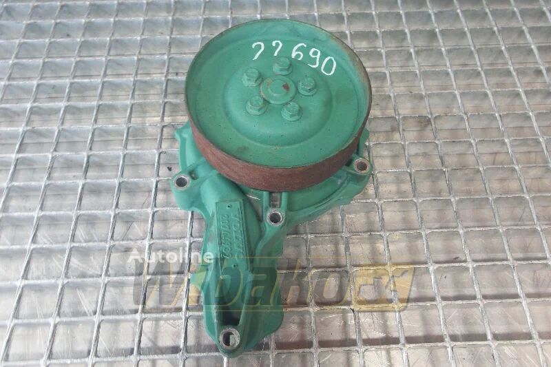 Volvo D13A440 20744939 kućište pumpe za vodu