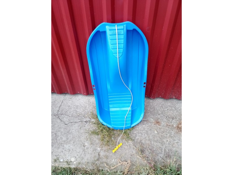 plasticne sanke za sneg