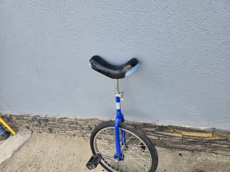 Jednotočkaš UnicycleProdajem jednotočkaš (unicycle)