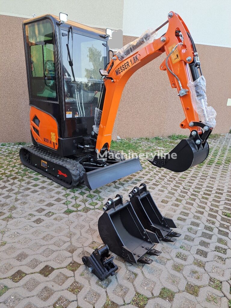 Novi TKE TW18 mini bager