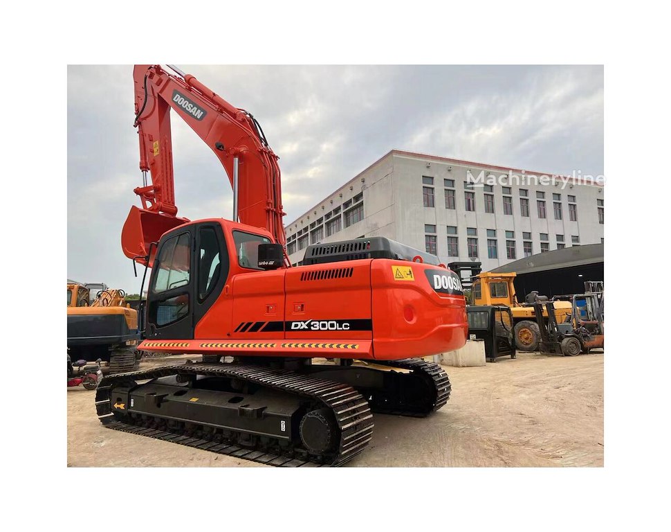 Doosan DX300 bager guseničar