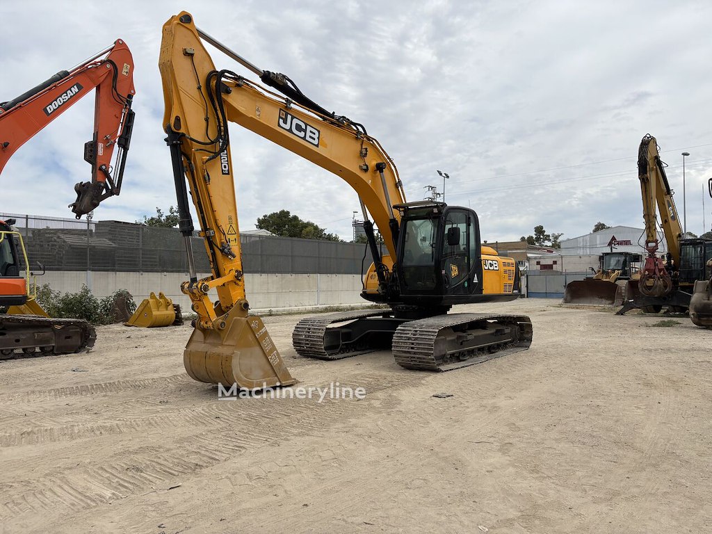 JCB JS 220LC bager guseničar