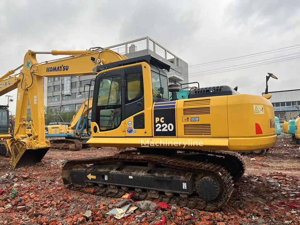 Komatsu PC200-8 bager guseničar