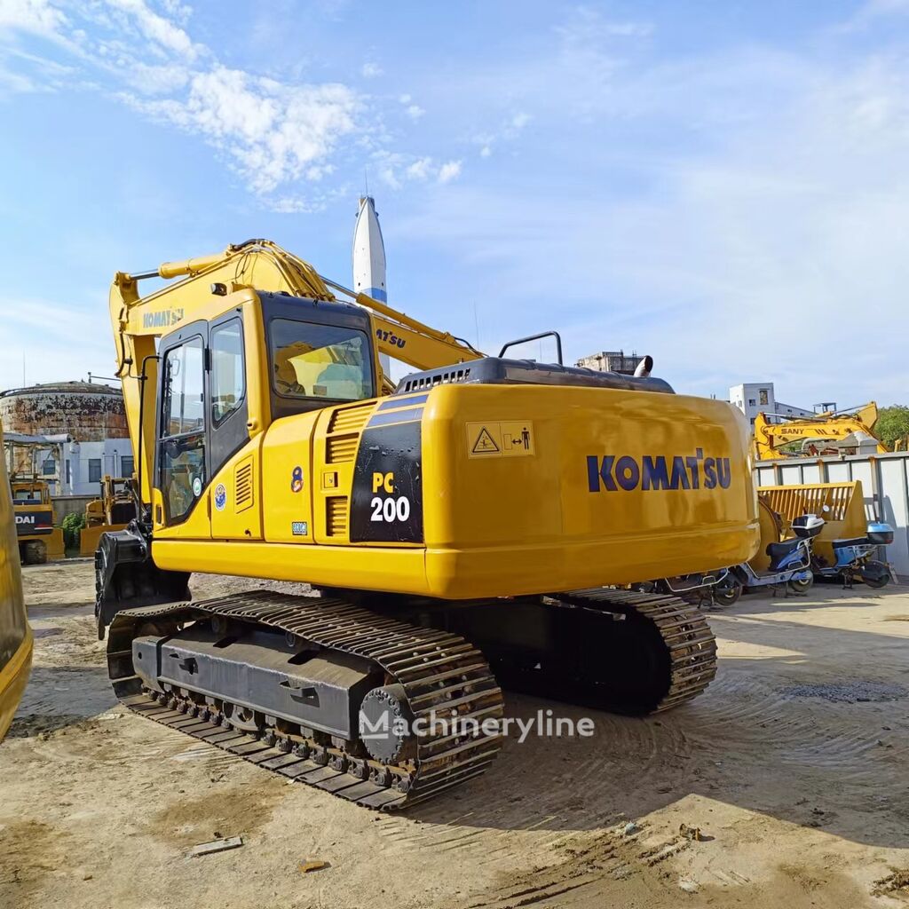 Komatsu PC200-7 bager guseničar
