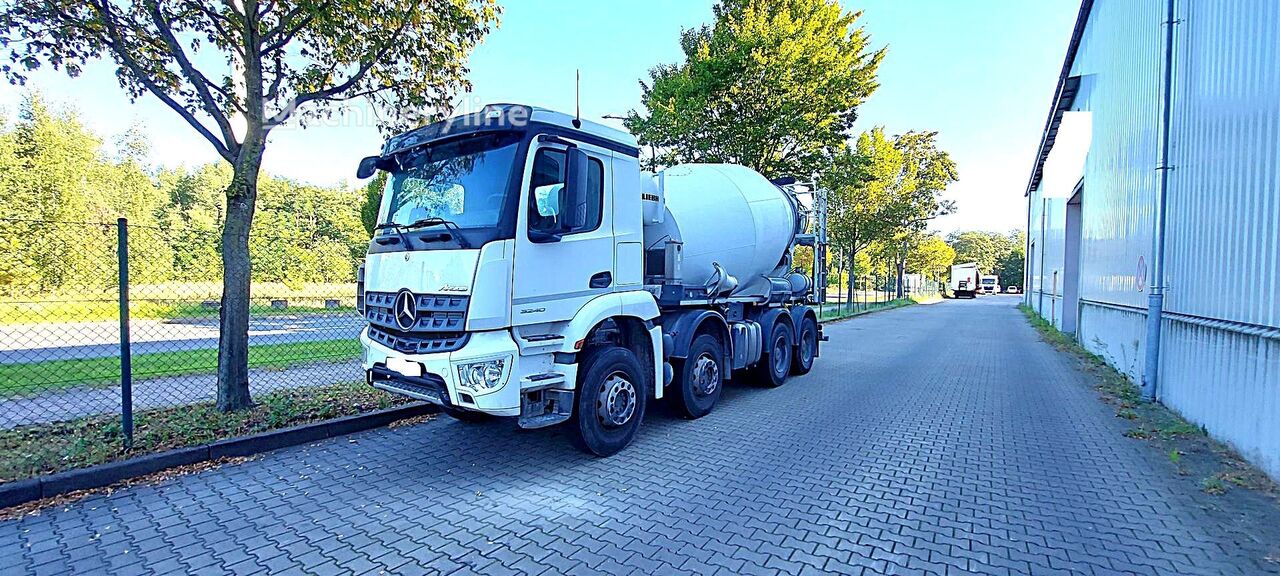 Liebherr na šasiji Mercedes-Benz Arocs 3240 kamion s mešalicom za beton
