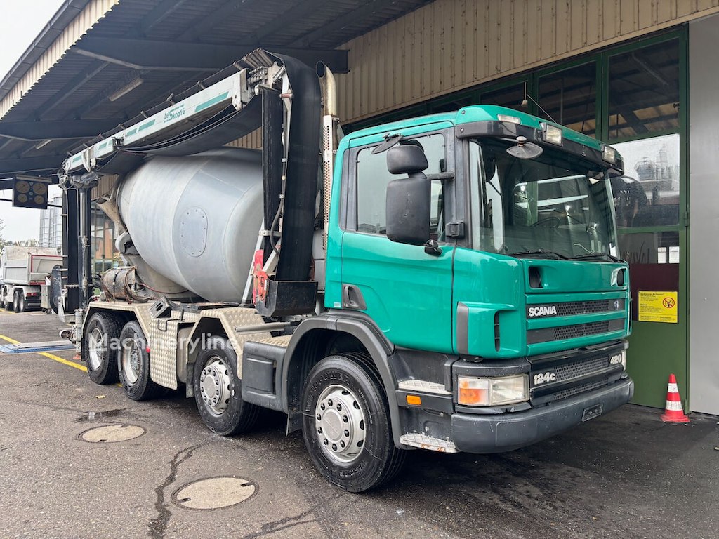 Scania P124CB kamion s mešalicom za beton