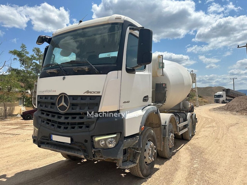 IMER Group na šasiji Mercedes-Benz AROCS 4142 kamion s mešalicom za beton