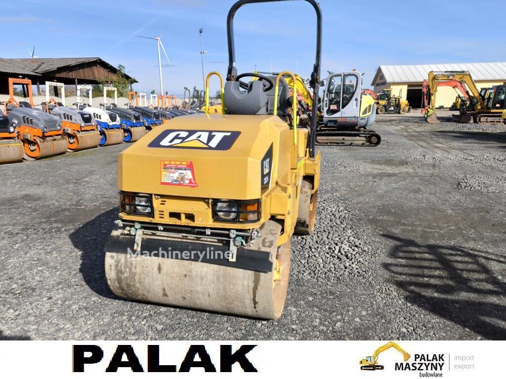 Caterpillar Walec drogowy CAT CB 24 , 2012 rok mali valjak