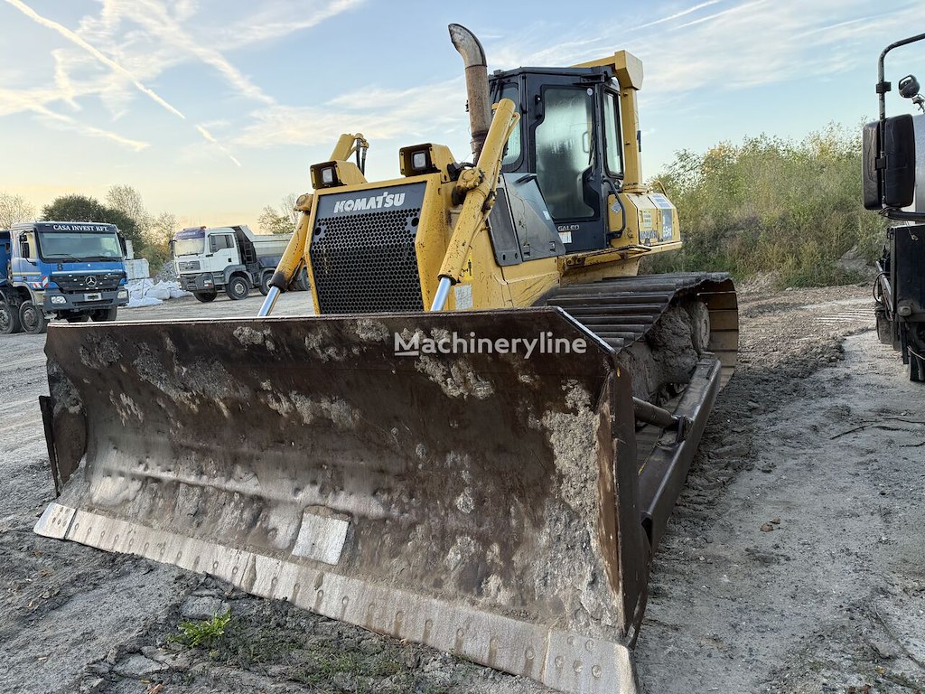 Komatsu D65PX-15 buldožer