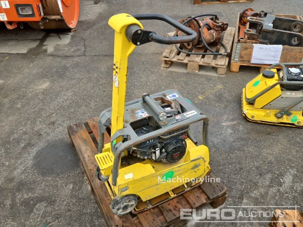 Prodaje se Wacker Neuson BPU2540A vibro ploču na aukciji