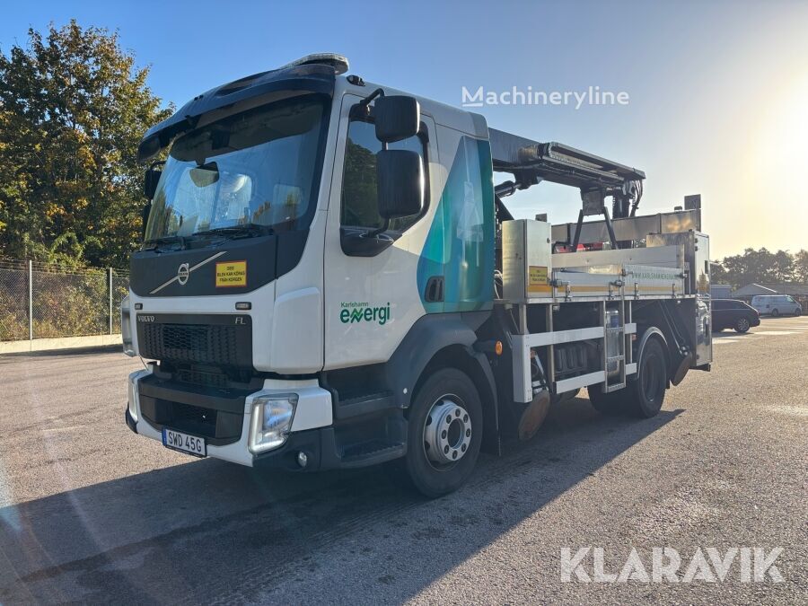 Prodaje se Volvo 250 auto dizalicu s korpom na aukciji