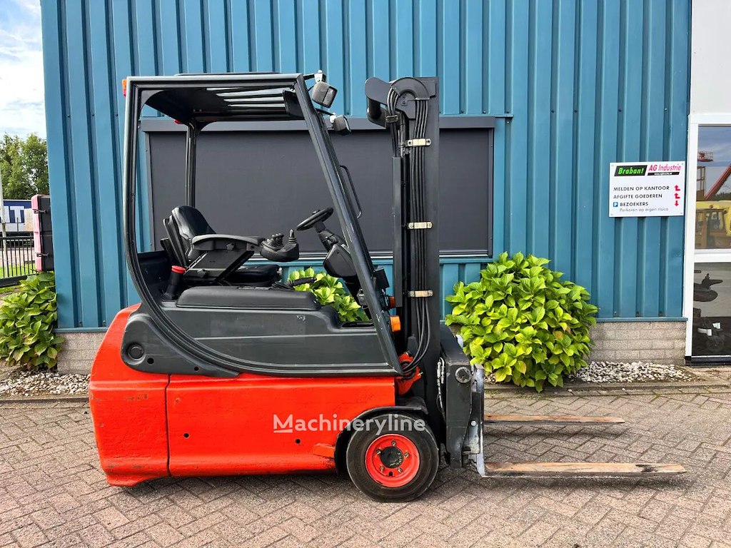 Linde E16-02 viljuškar na tri točka