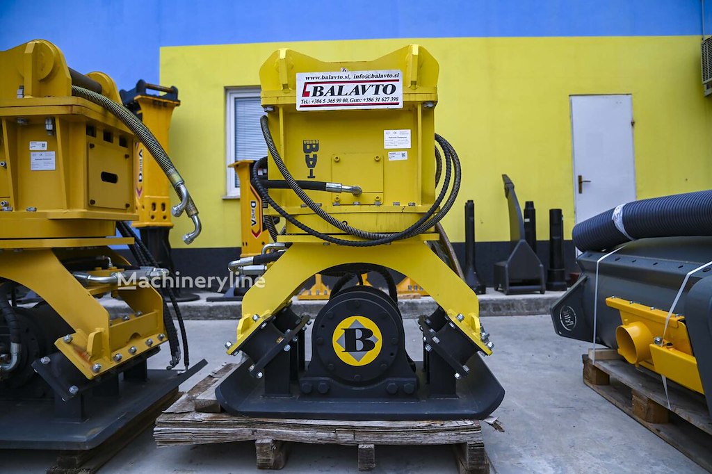 Nova VIBROBAT 06 with rotator vibro ploča za bager