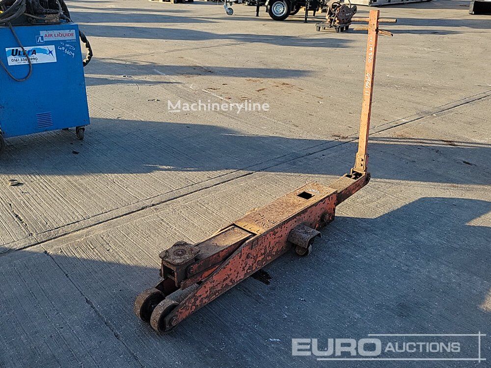 Prodaje se Hydraulic Trolley Jack kašiku za prednje utovarivač na aukciji