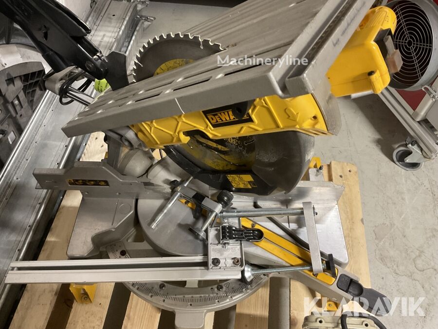 Prodaje se DeWalt D 27111 305mm kružnu testeru na aukciji