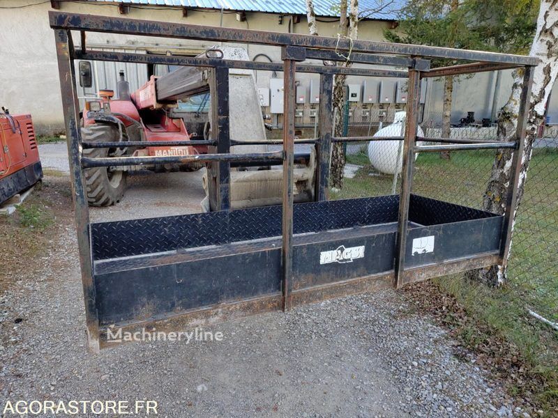 Prodaje se Magsi radnu platformu na aukciji