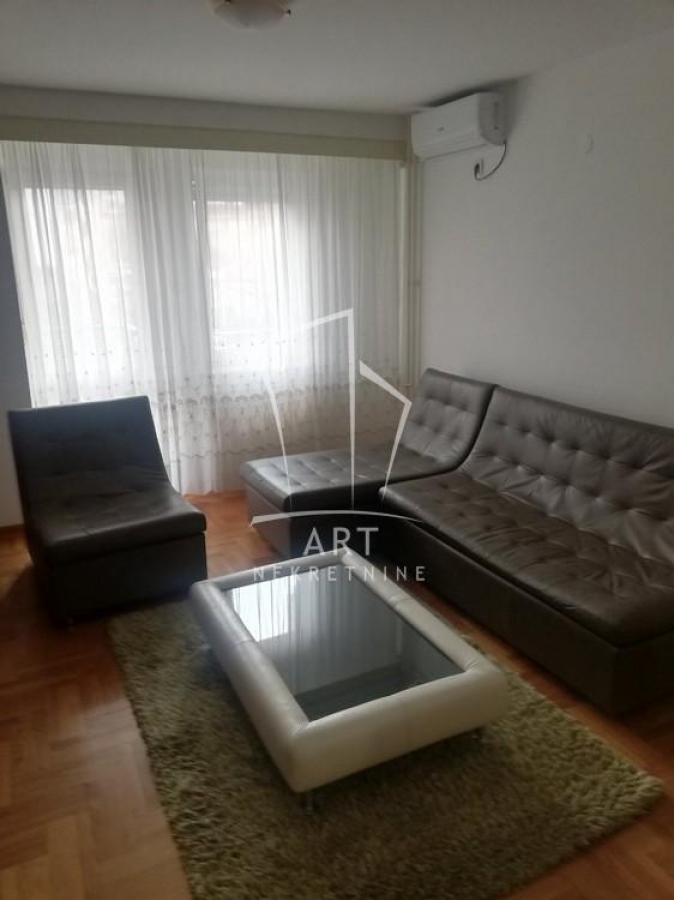 Namešten stan na odličnoj lokaciji ID#12596