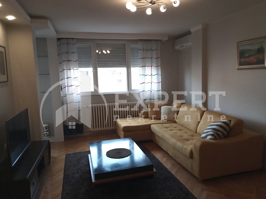 Izdaje se trosoban stan kod Zone 3, 73m2