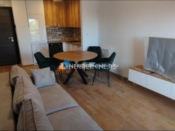 Voždovac, Trošarina, 1.5 stan, 41m2, 700 EUR, ID 52622