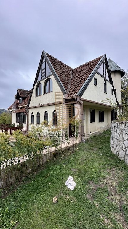 Rudnik kuća 178m2 , 10ari placa 500m nadmorske visine