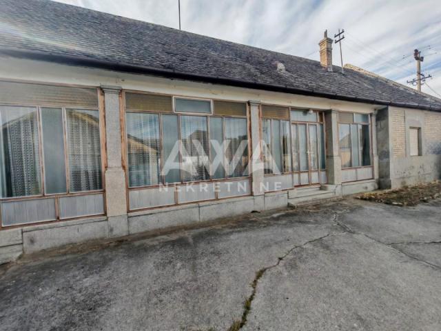 Kupusina – kuća 132m2, plac 2619m2, pomoćni objekti
