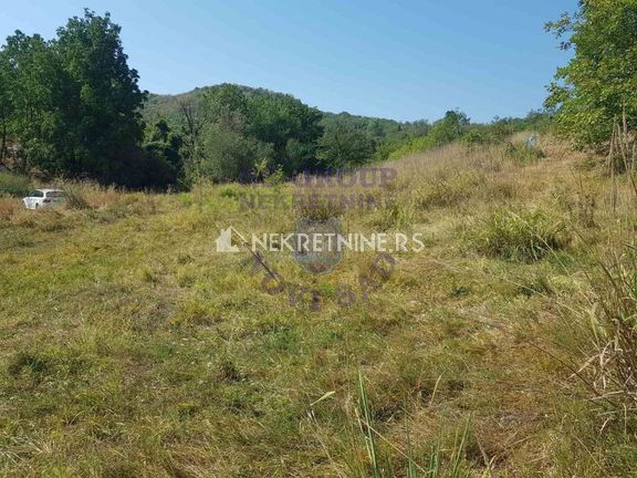 Na prodaju plac na Popovici