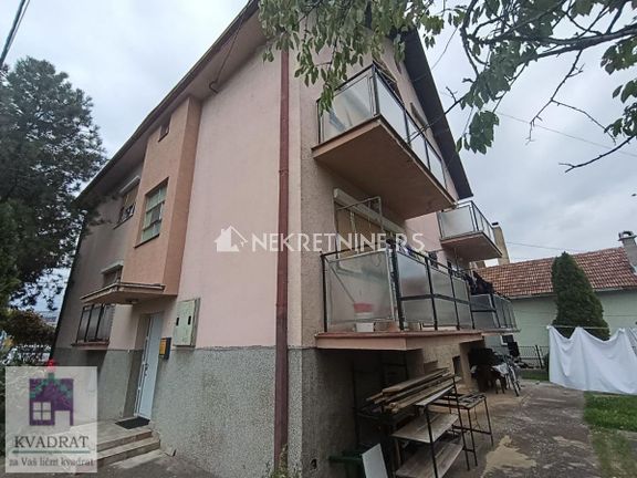 Vertikala porodične kuće 212 m² + pomoćni objekat 69 m², Barič, Obrenovac - 160.000€