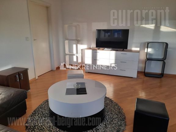 #47628, Izdavanje, Stan, OBILIĆEV VENAC, 900 EUR