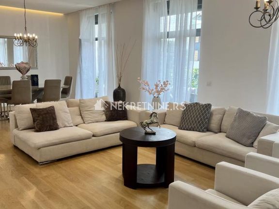 Lux penthouse sa 2 garažna mesta, West 65