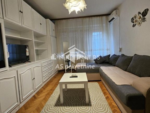 Novi Beograd, Tošin bunar, 1.0 stan, 28m2, 400 EUR