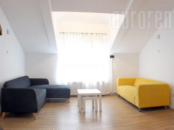#45378, Izdavanje, Stan, KOSANČIĆEV VENAC, 950 EUR
