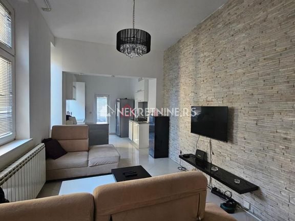 Bright 2BR Flat near Parliament