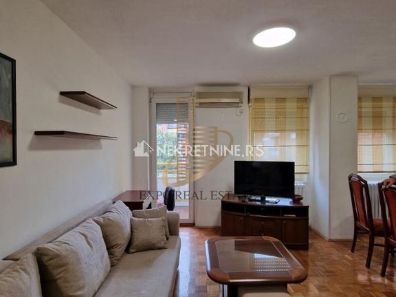 Izdavanje 2,5 stan od 56m2 Bul.Slobodana Jovanovića