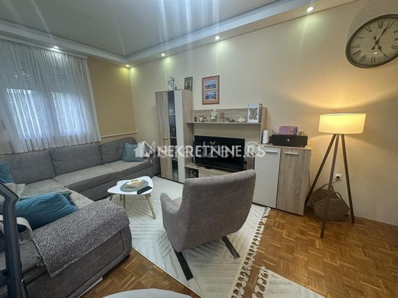 Miljakovac, 2.5, terasa, CG, renoviran