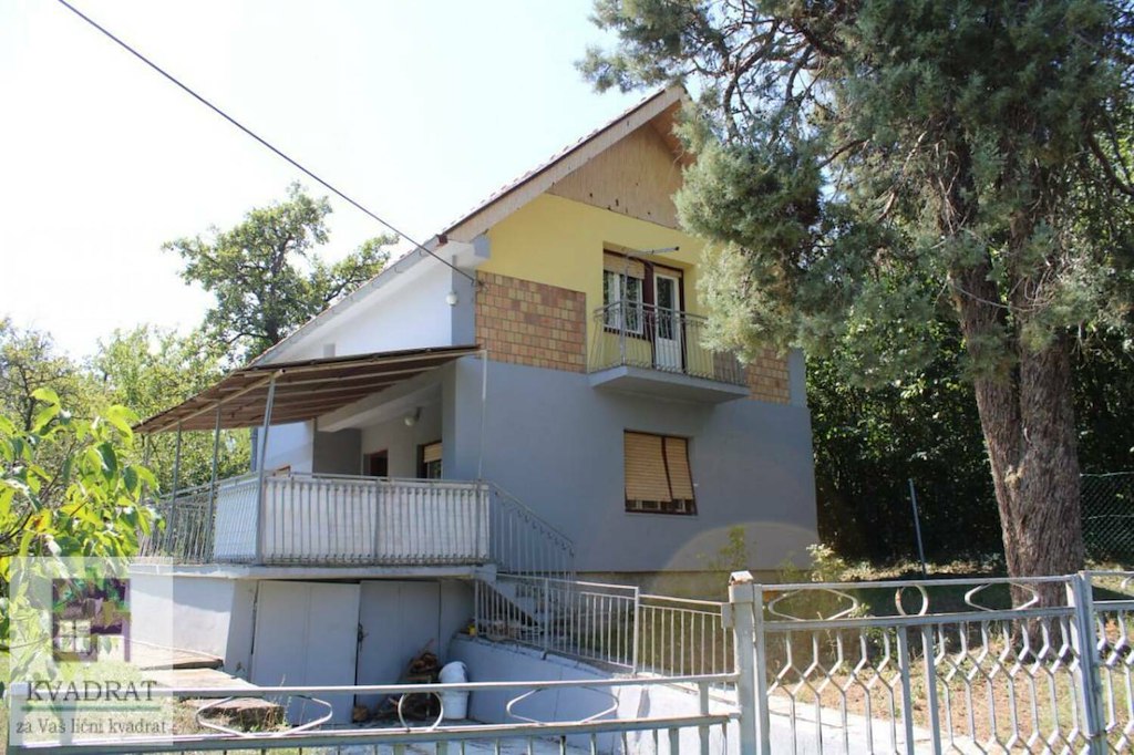 Kuća 118m2, plac 15 ari, Mala Moštanica, Obrenovac - 75 000€
