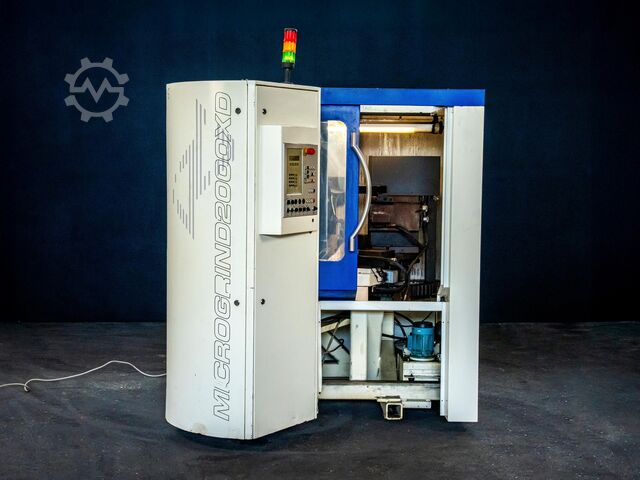 Mašina za mlevenje alata
ROLLOMATIC CNC 2000 XT