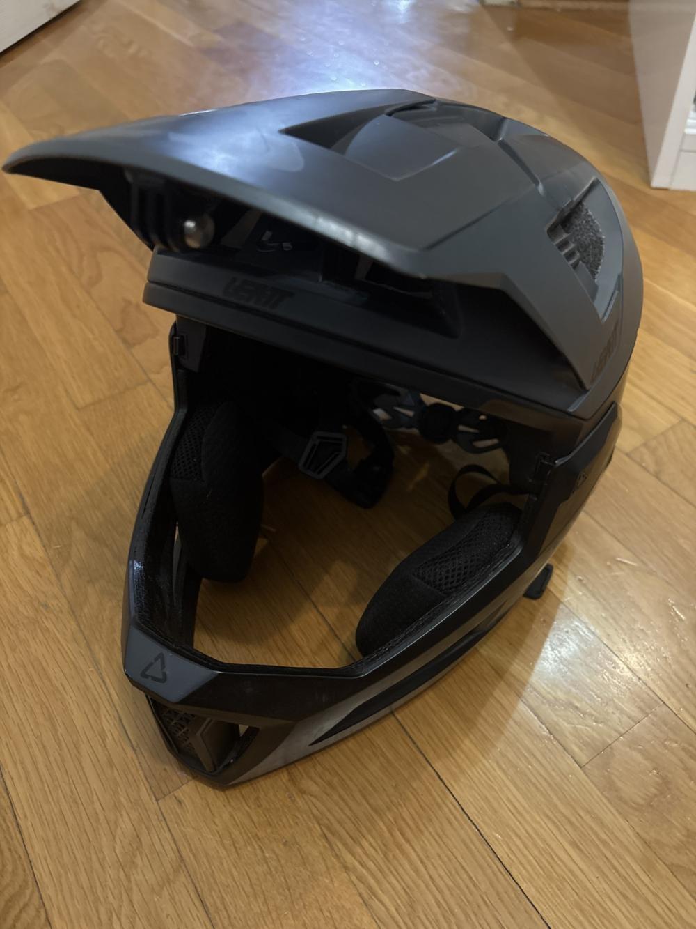 Kaciga LEATT 4.0 Enduro