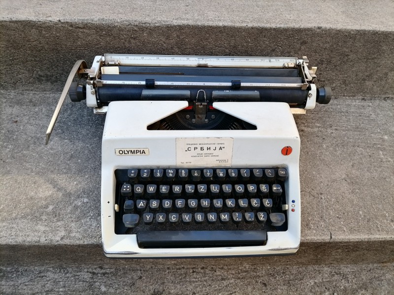 OLYMPIA pisaca masina - made in Germany