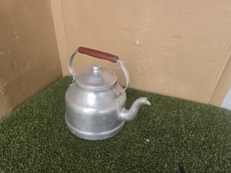 klasični aluminijumski cajnik