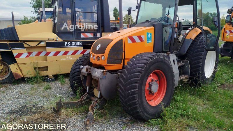 Prodaje se Renault ER105 2R traktor točkaš na aukciji