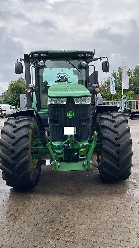John Deere 7230 R traktor točkaš