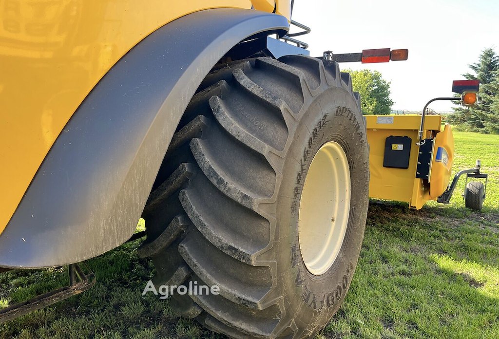 New Holland CR9060 kombajn za žito