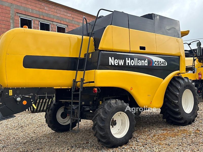 New Holland CS540 kombajn za žito