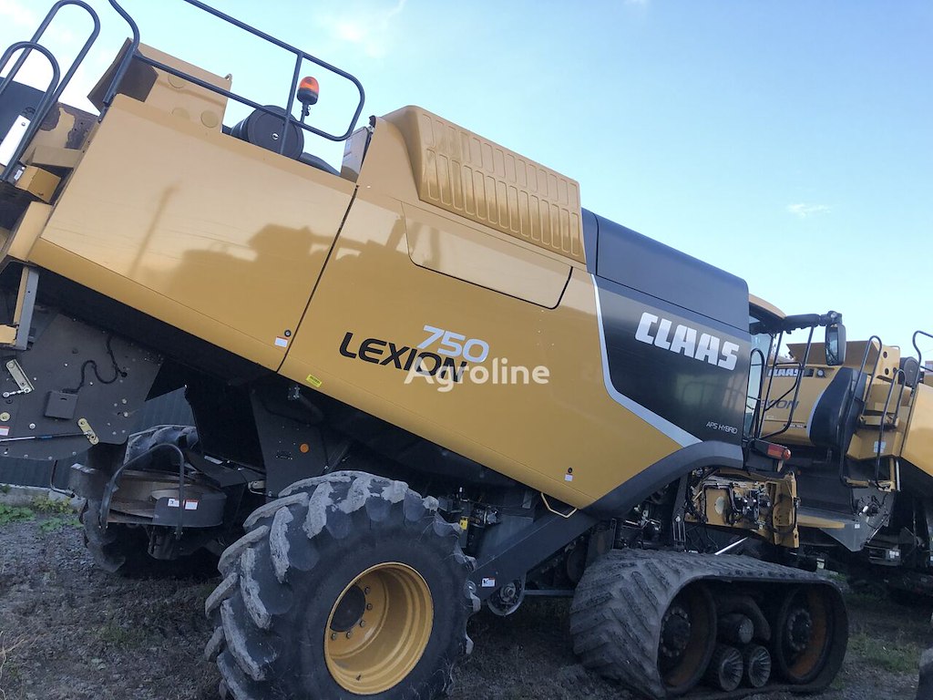 Caterpillar Lexion 750 povnyi pryvid kombajn za žito