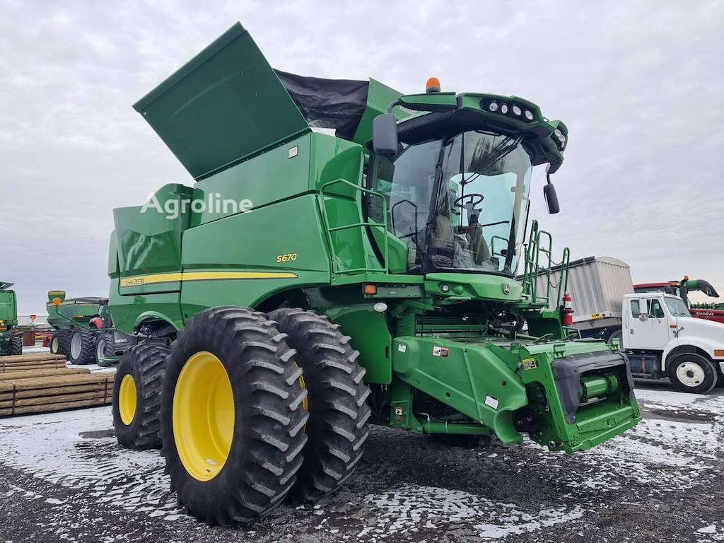 John Deere S670 kombajn za žito